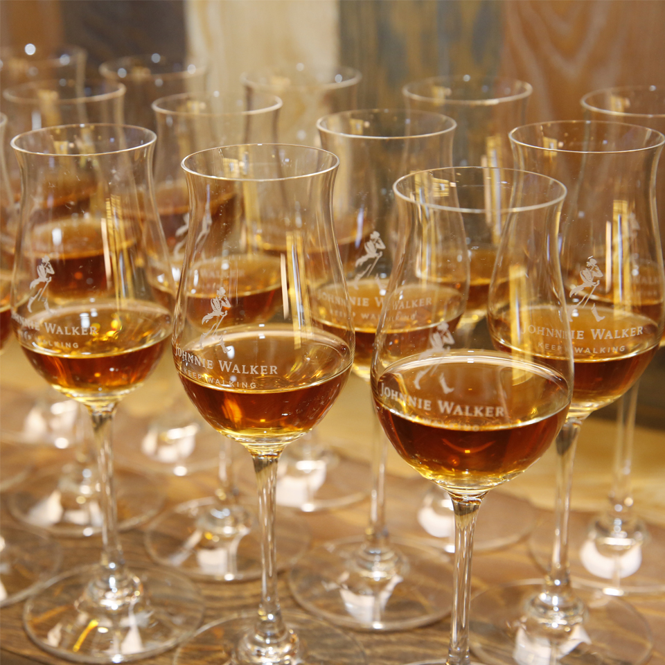 Diageo Johnnie Walker Pop-Up Bar – MOTZ